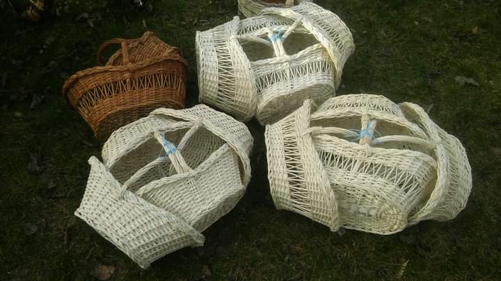 180 lei pentru un coș Pascal împletit din nuiele (rachiță) pentru ...